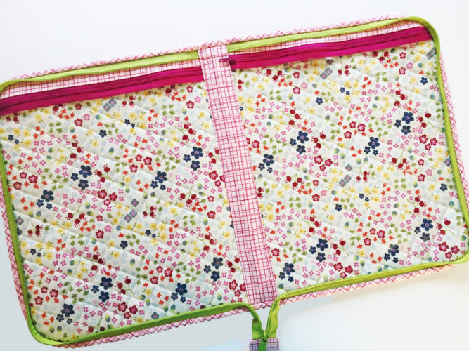 Bloom and Grow Zip It Up Case - Center Street Quilts