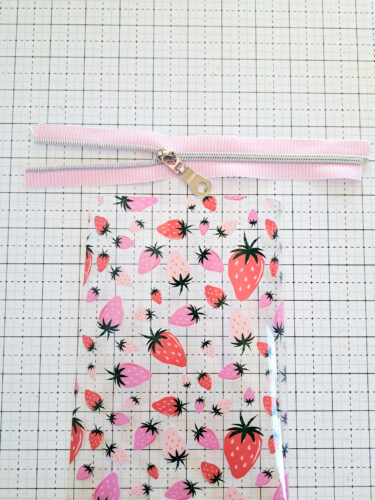 Free Small Vinyl Zipper Pouch Tutorial - Center Street Quilts