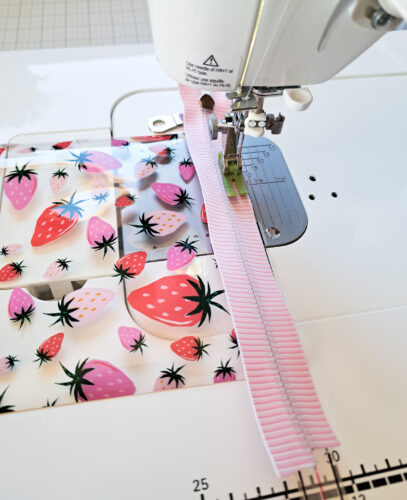 Free Small Vinyl Zipper Pouch Tutorial - Center Street Quilts