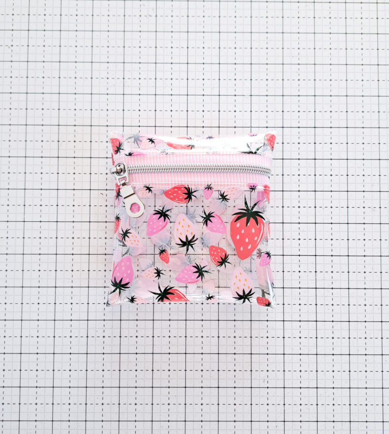 Free Small Vinyl Zipper Pouch Tutorial - Center Street Quilts