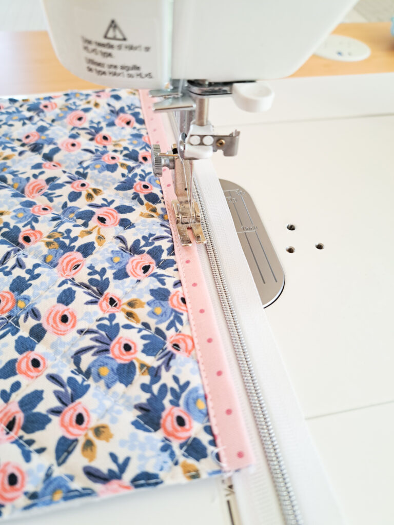 Foxboro Pouch Sew Along Day 3 - Center Street Quilts